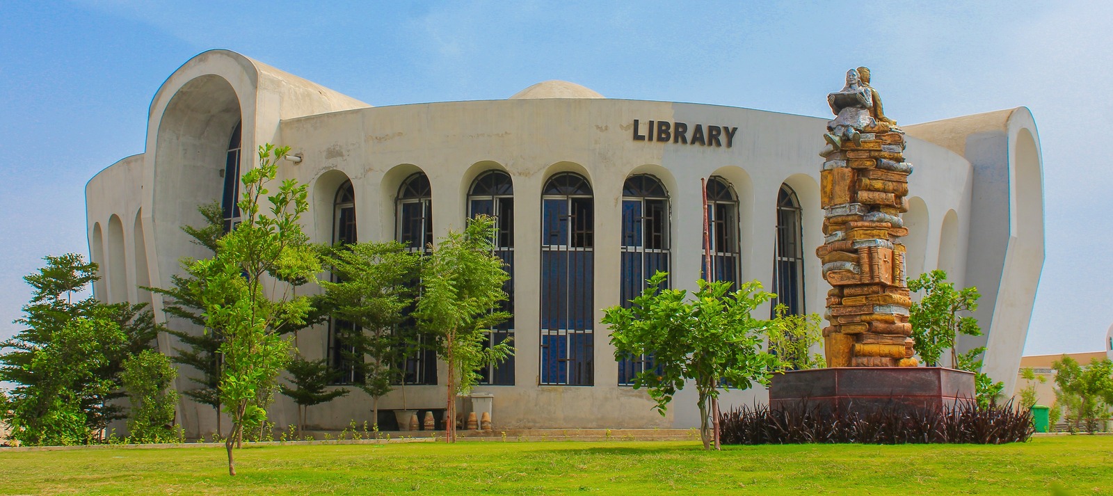 Aror University - Home